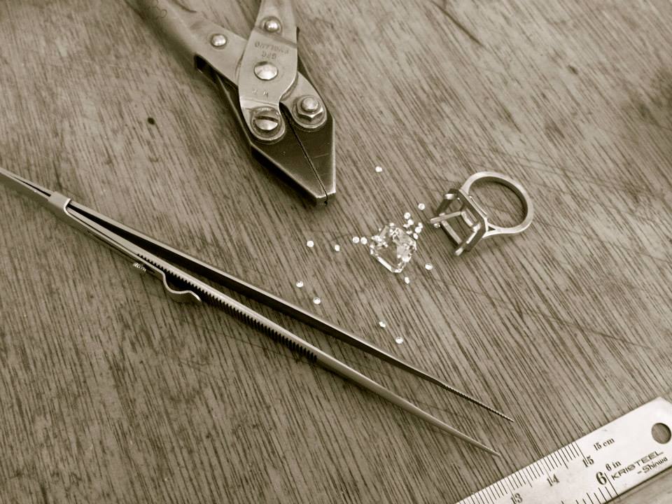 White Gold vs Platinum - What's the Difference? | Natasha Sherling Fine ...